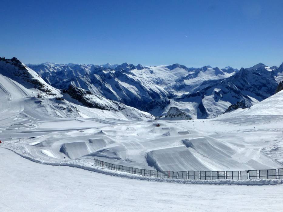 Snowpark Hintertux Glacier (Hintertuxer Gletscher) - fun park Hintertux ...